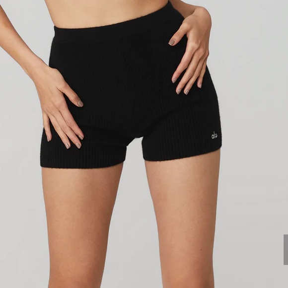 ALO Yoga | Shorts | Alo Cashmere Ribbed Staycation Short Size Small ...
